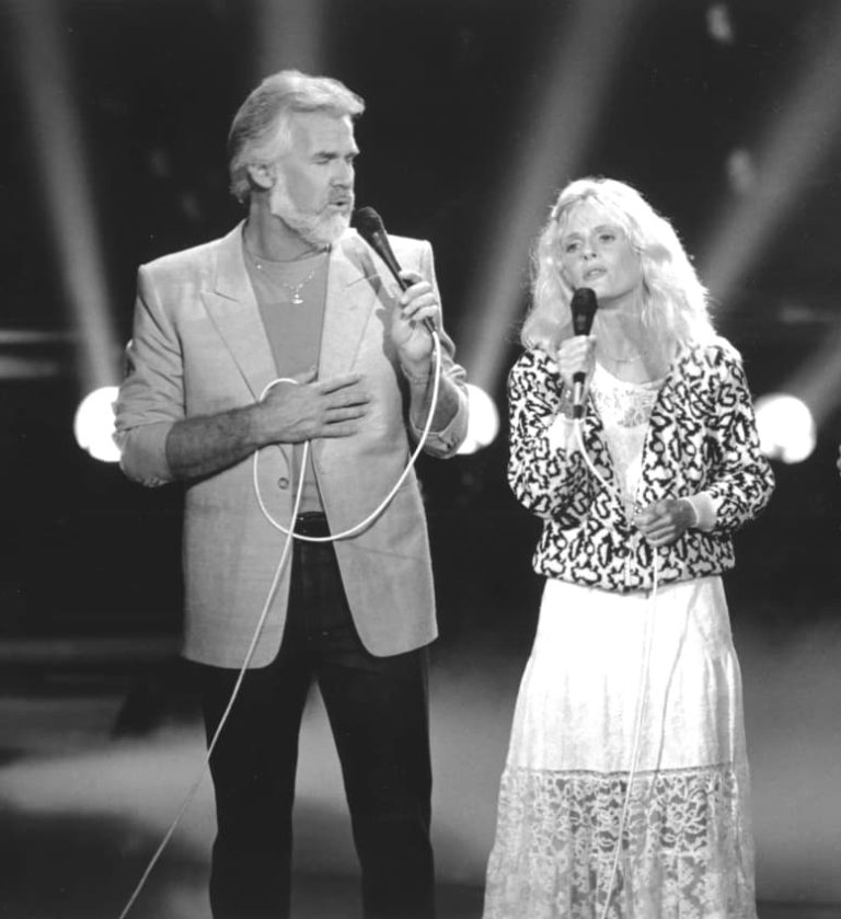 Kenny Rogers, Kim Carnes – Don’t Fall In Love With A Dreamer – Great Songs
